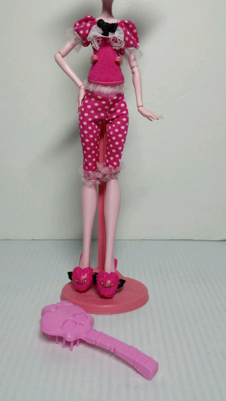 Monster High Dead Tired Draculaura Doll Out Of The Boxx Toys