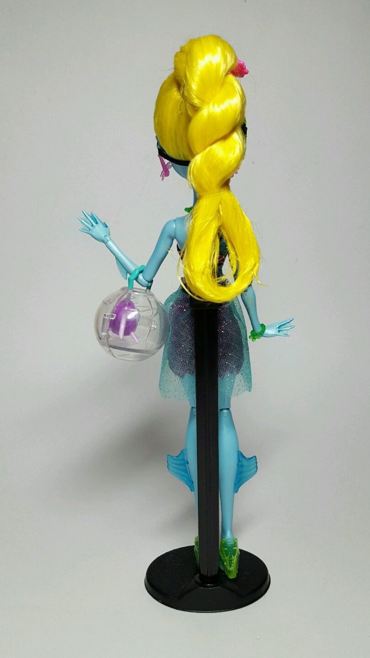 Monster High 13 Wishes Freshwater Lagoona Blue Doll with Pet Fish ...
